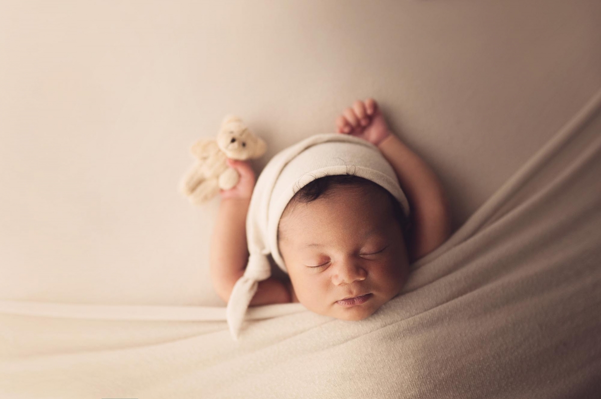 Contact Ontario Newborn Portrait Studio - Sandra Hill Photography